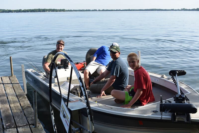 16' Starcraft Boat Rental - Fishing Boat Rental At Diamond Lake Resort
